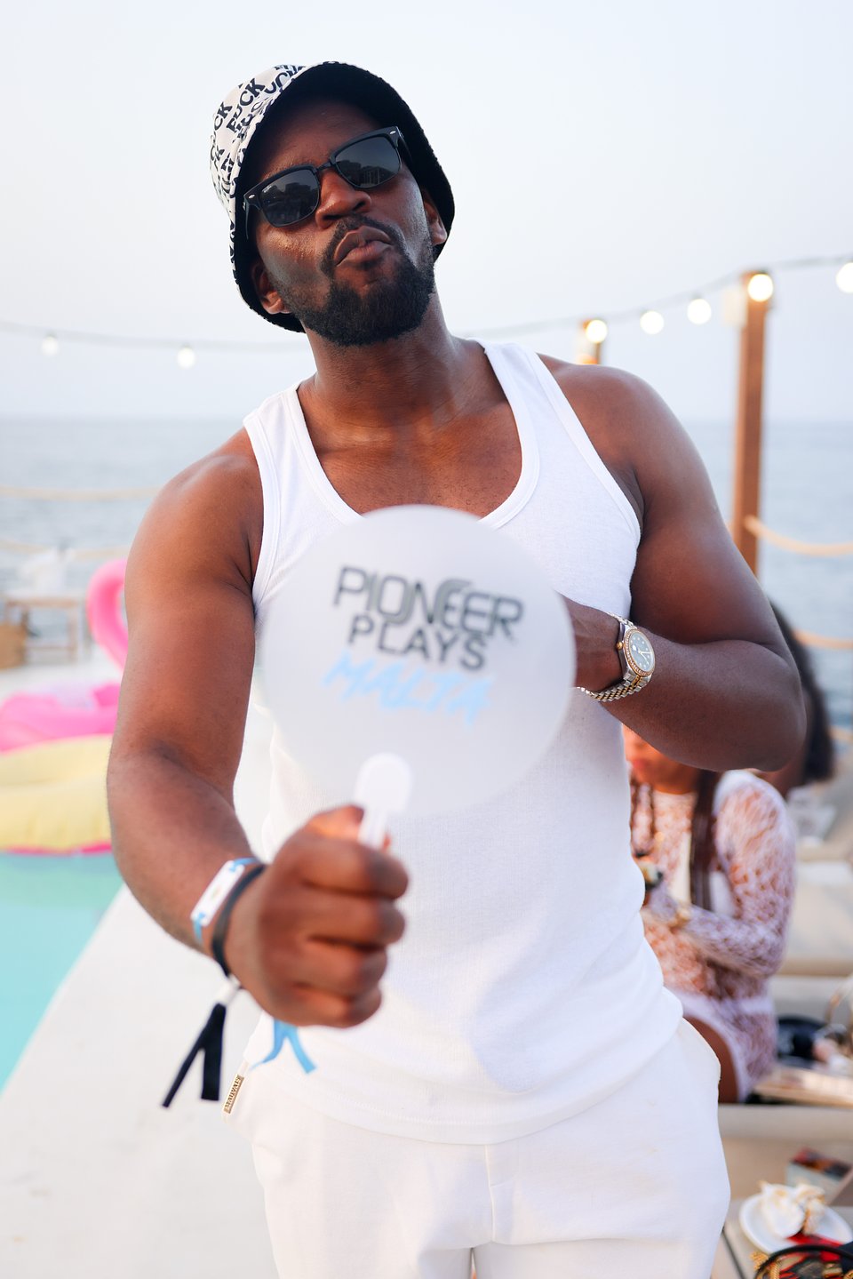 GALLERY : ALL WHITE PARTY | Pioneer Plays